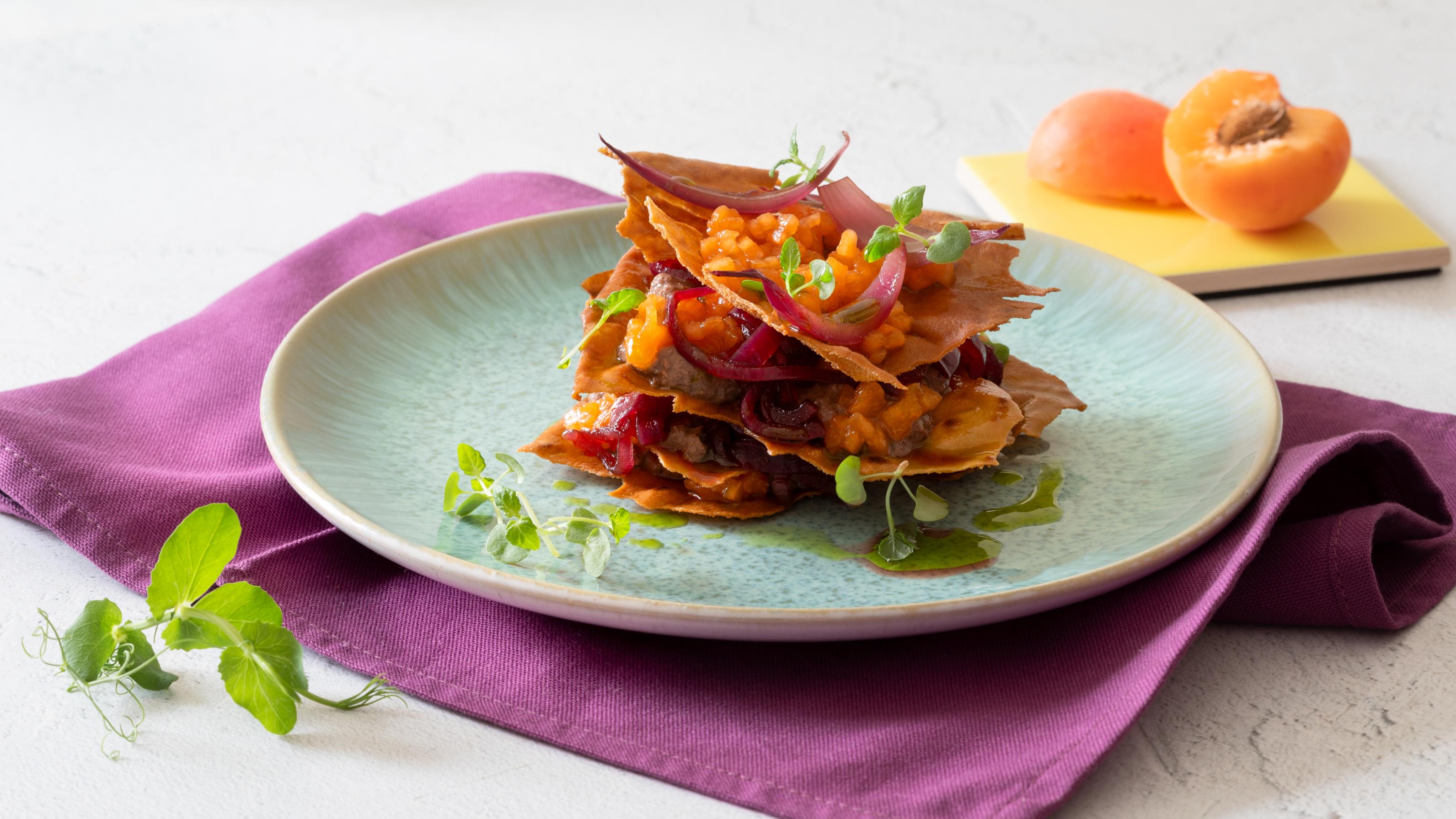 Lasagnetta di pane carasau con patè di fegatini, cipolla e albicocche ...